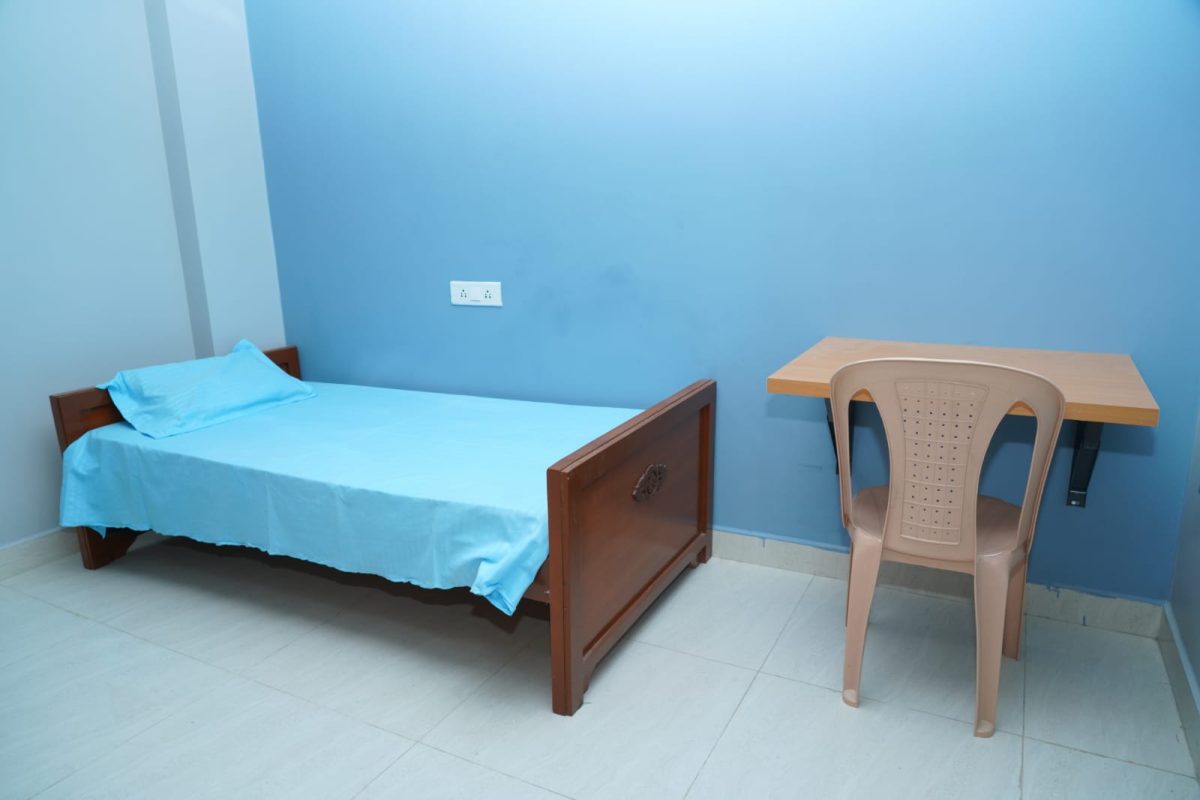 Oester Hostel Near SRM University Kattankulathur